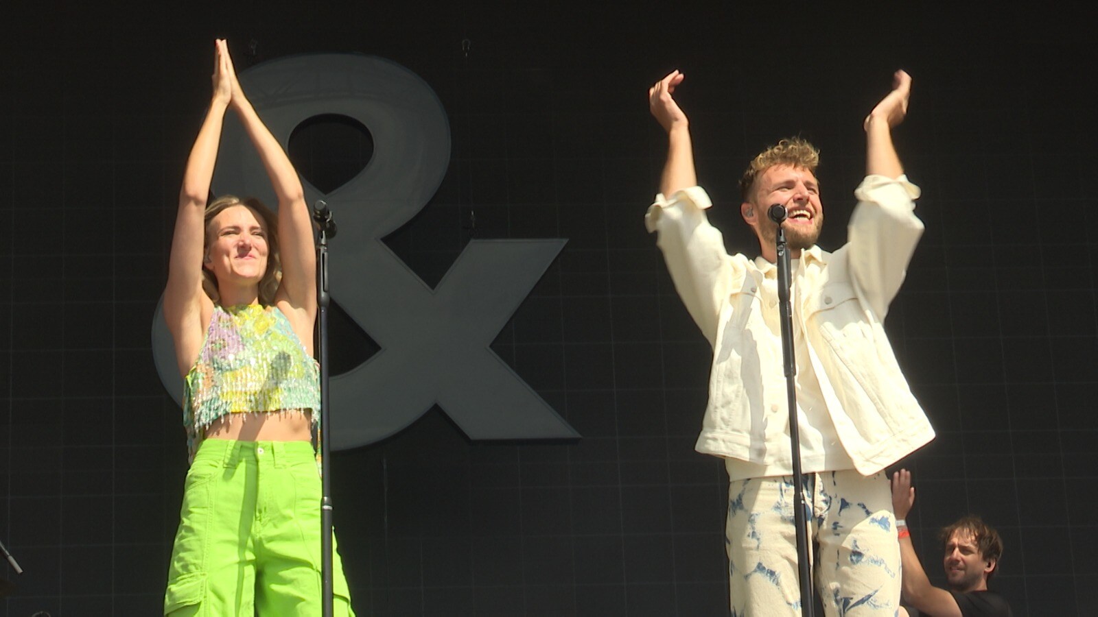Suzan & Freek geven feestje in eigen achtertuin voor 15.000 fans: ‘Dit ...