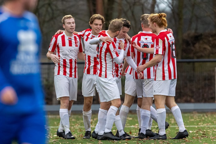DOSL boekt eerste zege tweede seizoenshelft, maar ziet ook concurrenten ...