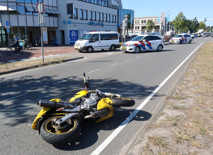 Motorrijder krijgt drie weken na ongeluk geboortekaartje van vrouw die ...