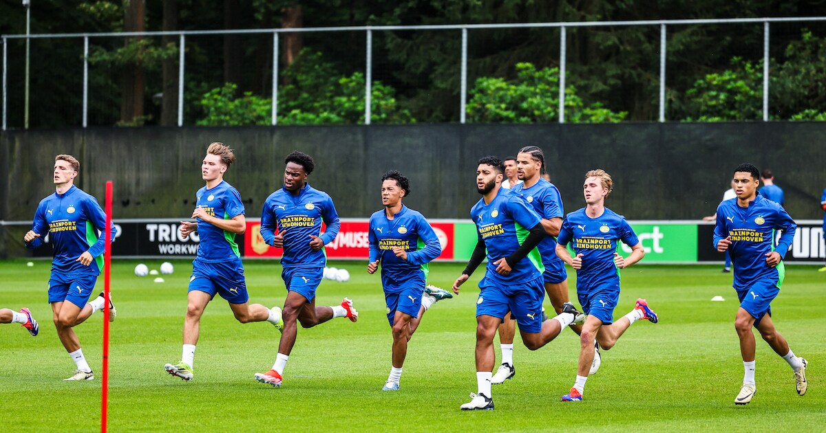 Dit zijn de dertien jonge talenten die nu bij PSV 1 meetrainen (en dit ...