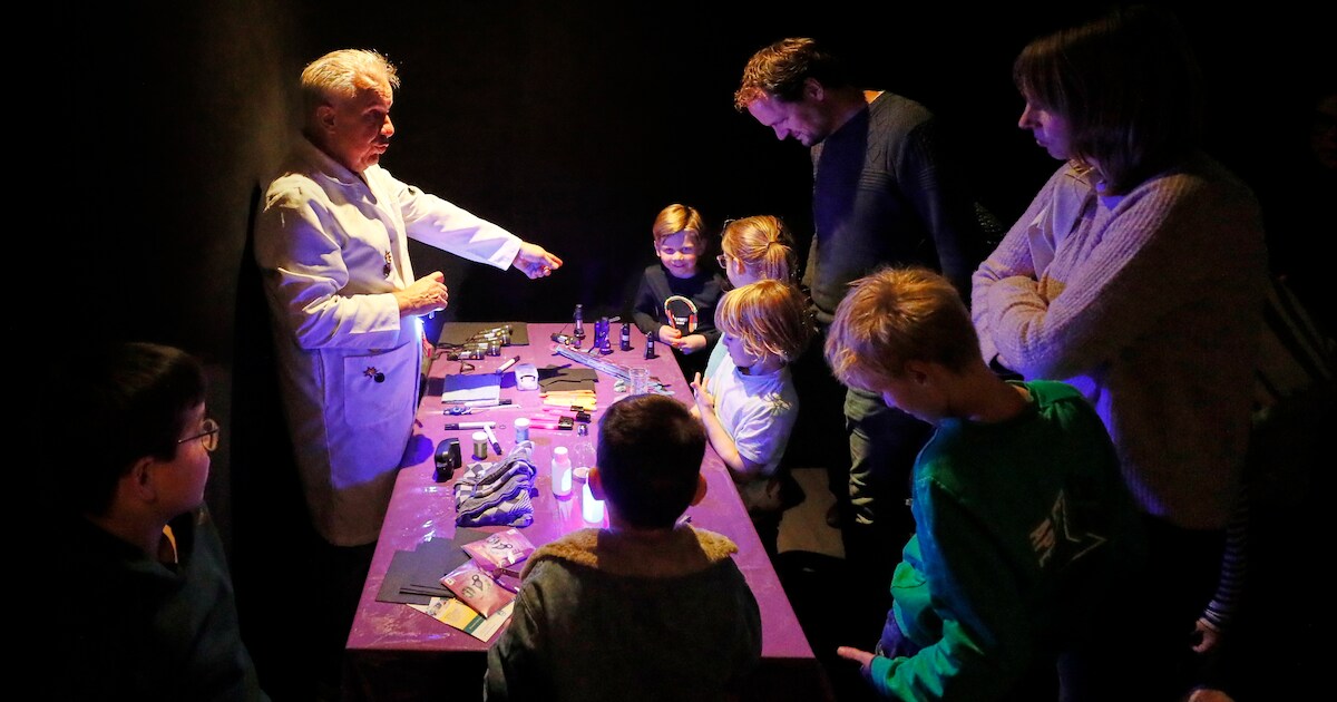 ‘Wow’, roept Lemar als de propeller omhoog schiet: Mad Science in Philips Museum | Eindhoven | ED.nl
