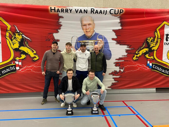 PSV-supporters herstellen toernooi om Harry van Raaij-Cup in ere ...