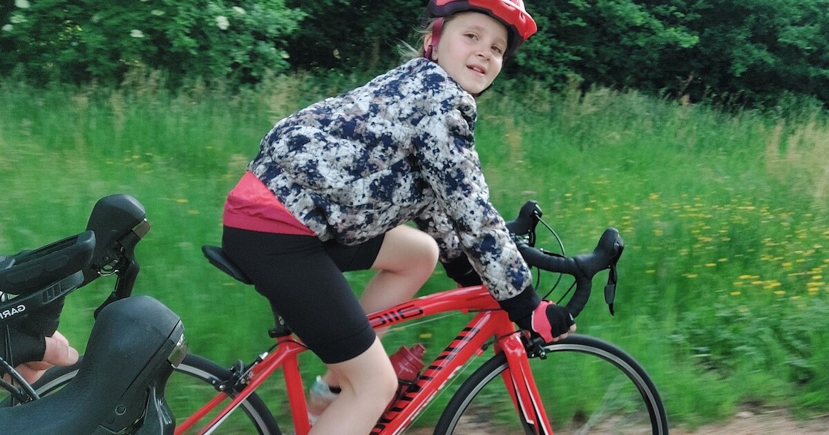 Vader en dochter (8) uit Eersel gaan 50 kilometer fietsen voor het ...
